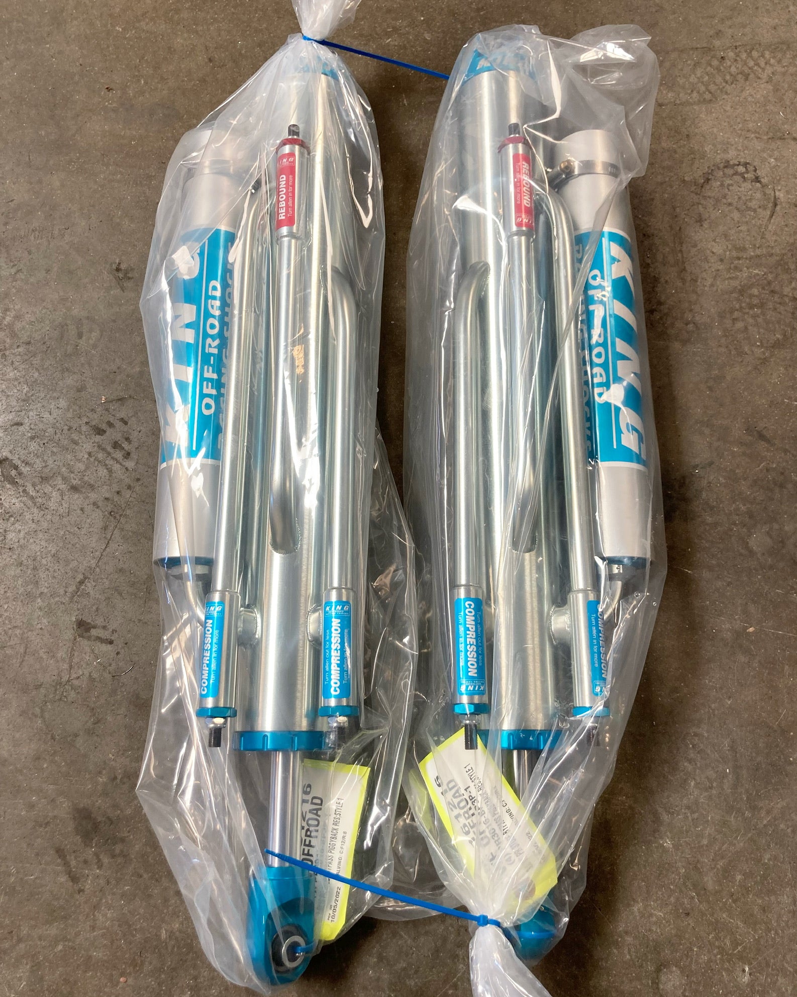 King 3” x 10” 3 tube bypass shocks (pair) – CWF Offroad
